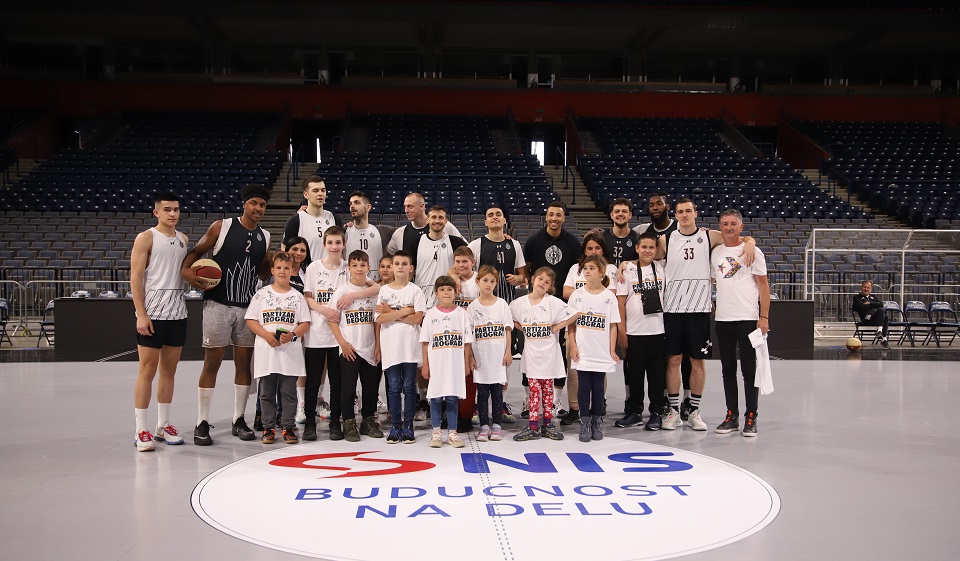 First Team of the Partizan Basketball Club Spent Time with the Children ...